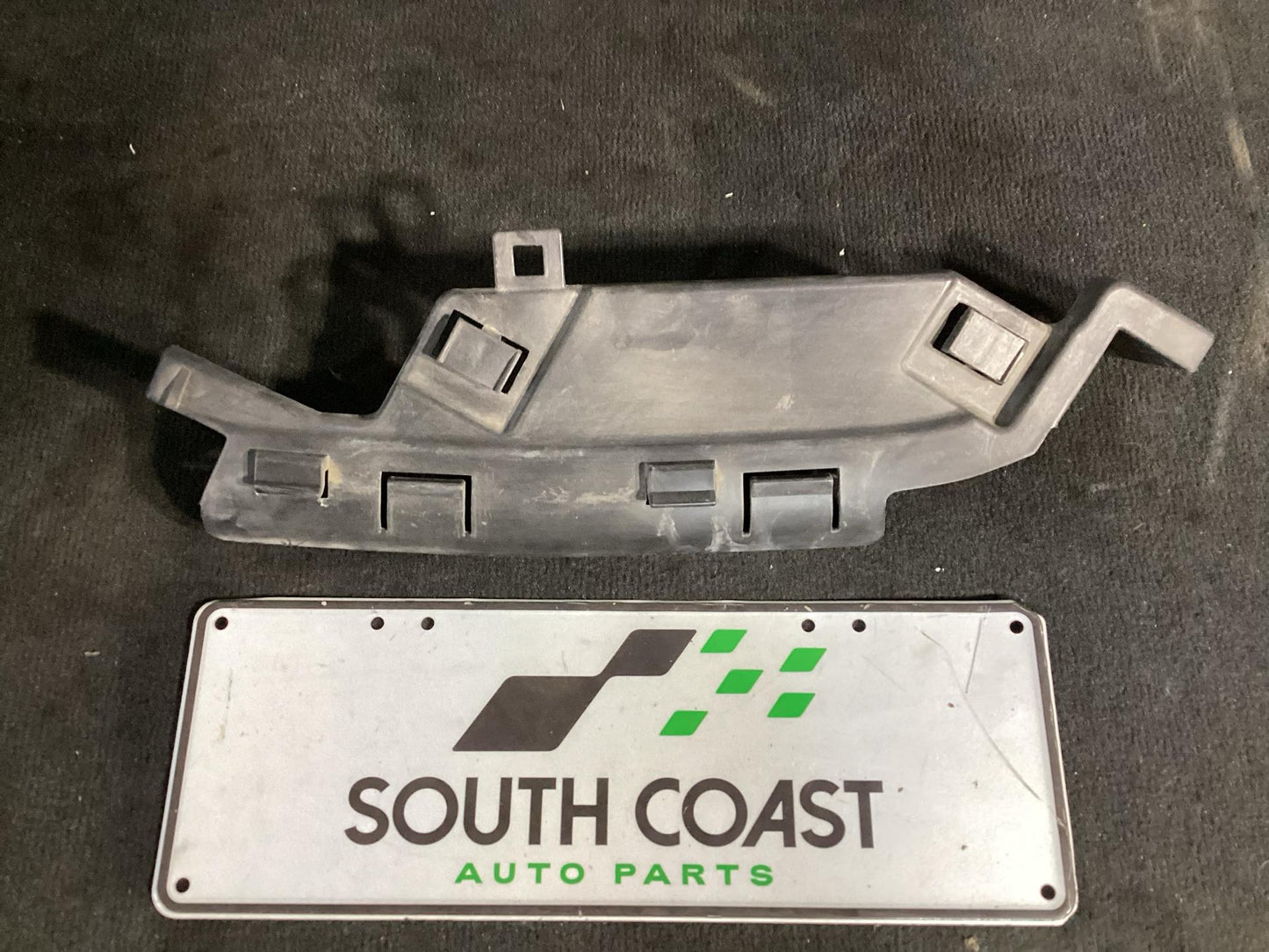 Holden Commodore Left Front Bumper Bar Bracket 92263445 – SC Auto Parts