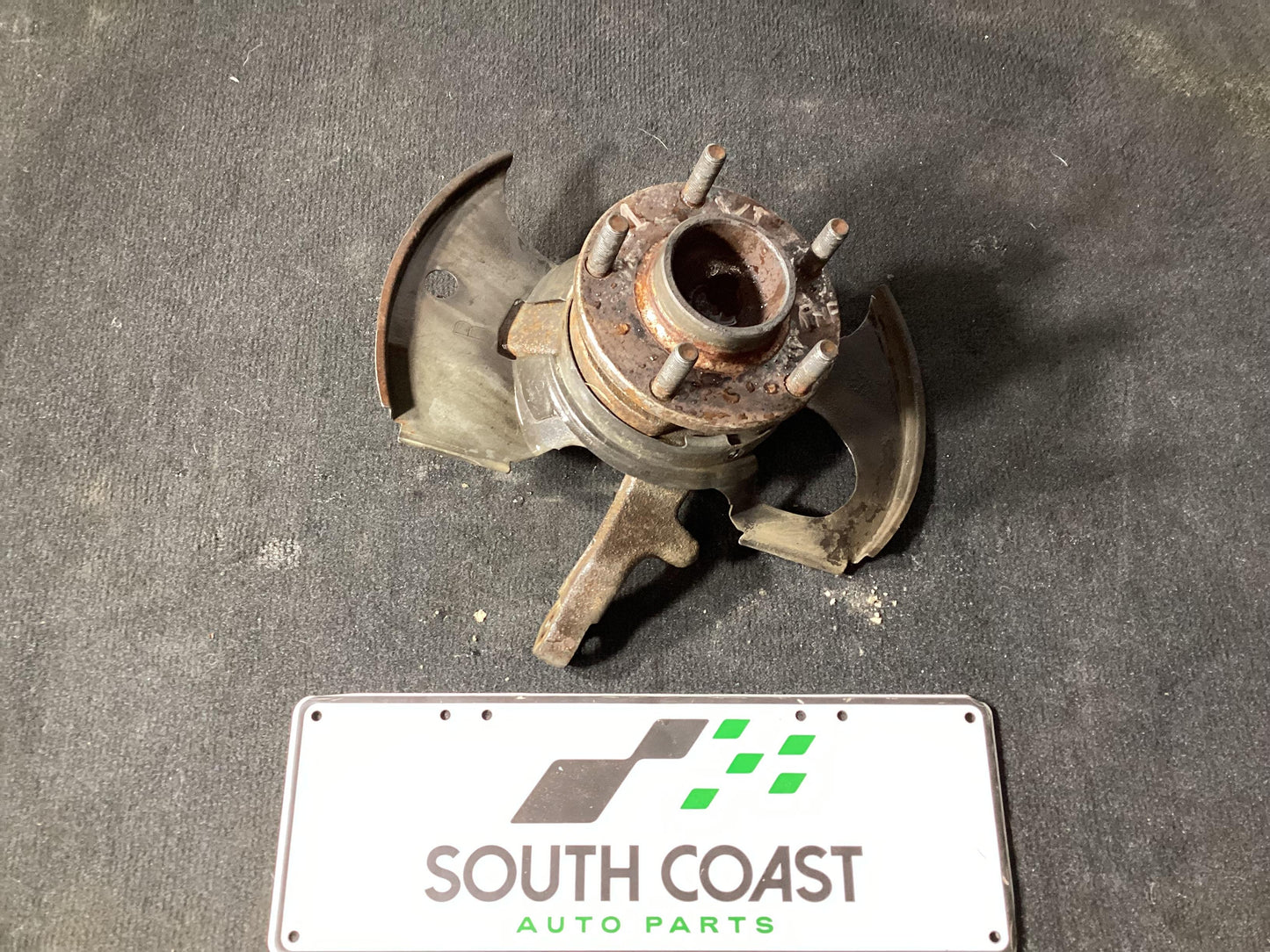 Holden Commodore VU Right Front Hub Assembly – SC Auto Parts